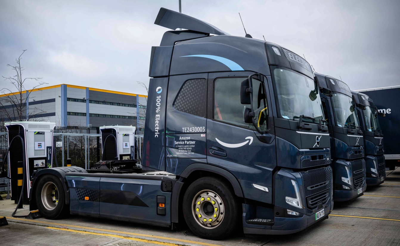 Amazon rolls out record electric HGV and van fleet in UK decarbonisati ...